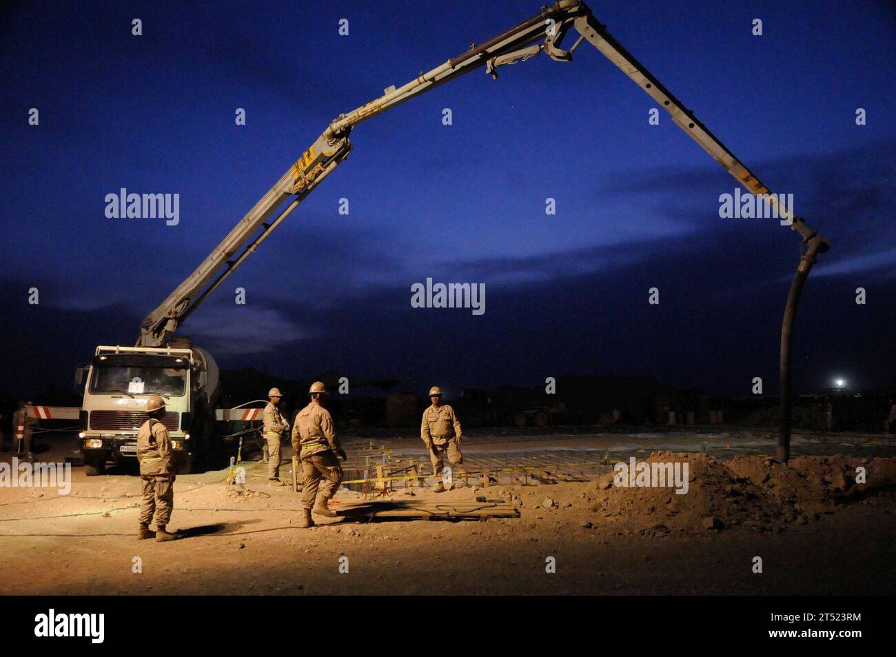 1005040475R-317 HELMAND PROVINCE, Afghanistan (May 4, 2010) Seabees ...