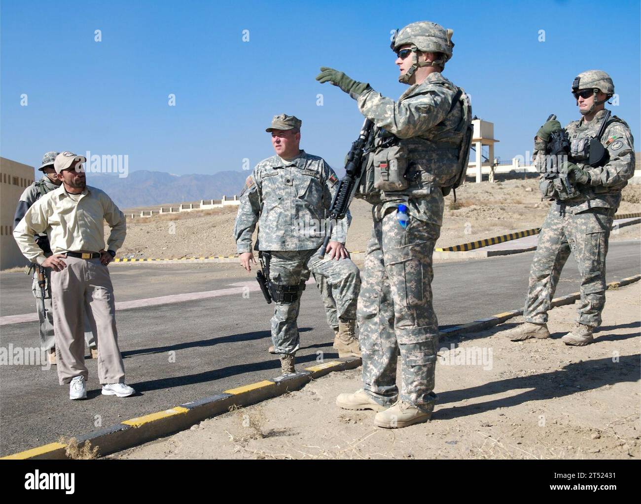 0712313385W-027 KHOST, Afghanistan (Dec. 21, 2007) Provincial ...