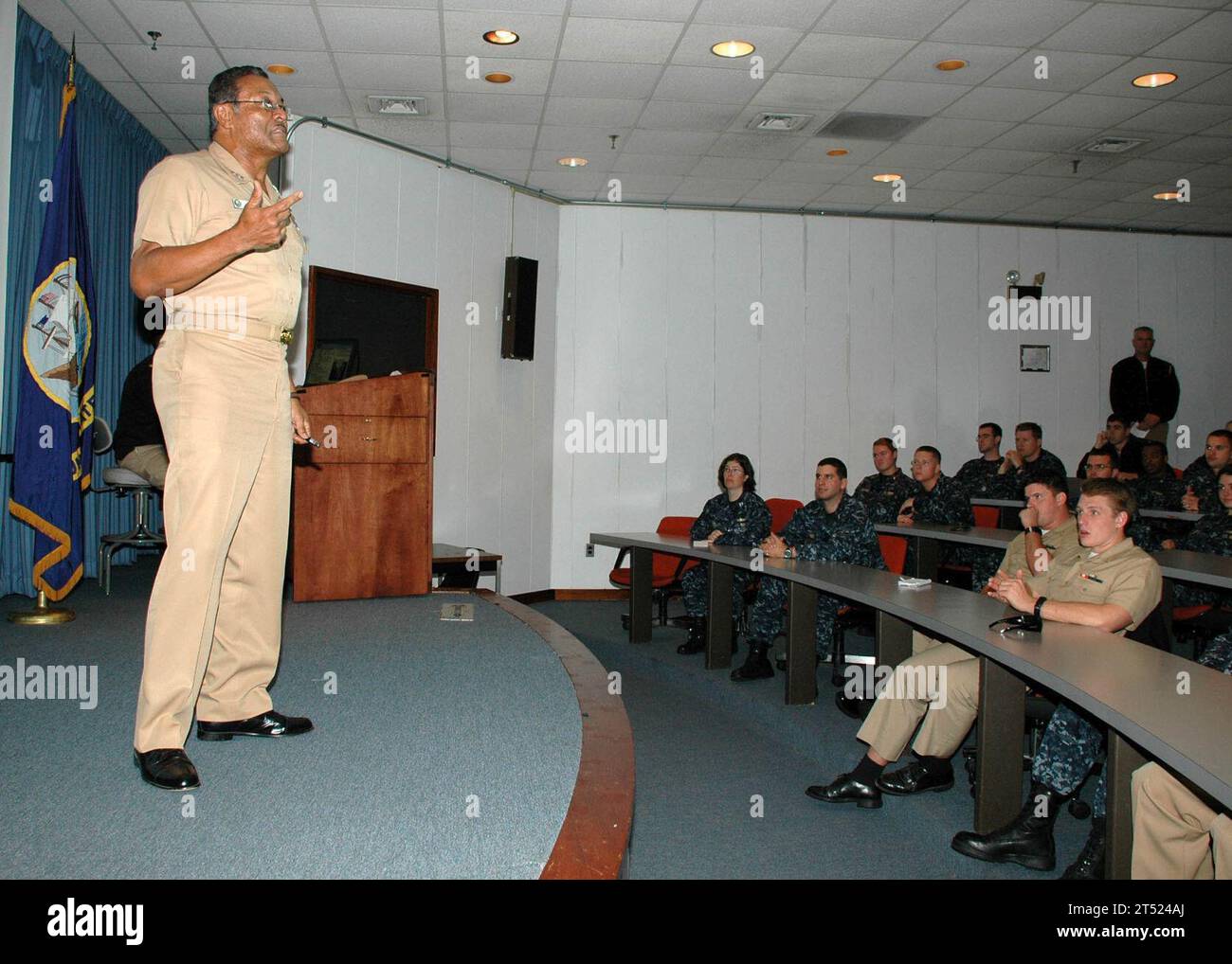 0911055292M-996 NORFOLK (Nov. 5, 2009) Vice Adm. D.C. Curtis, commander ...