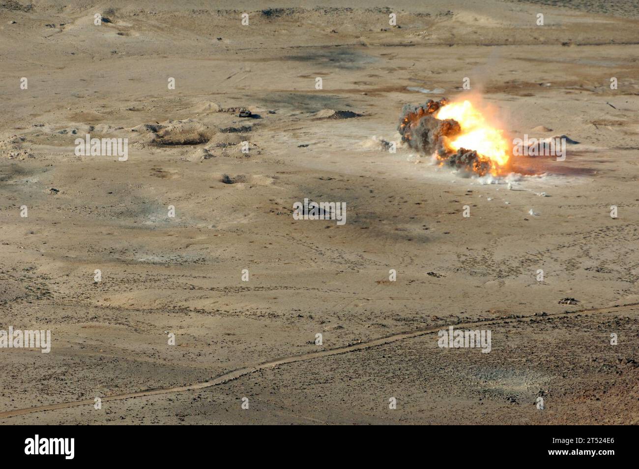 0712043931M-306 DJIBOUTI, Africa (Dec. 4, 2007) 1,000 pound BLU-110 MK ...