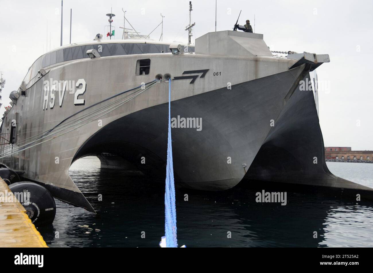 0912281429M-001 NAPLES, Italy (Dec. 28, 2009) High Speed Vessel Swift ...