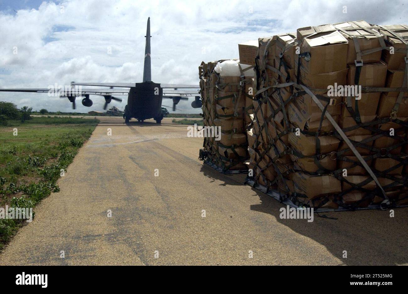0611103884F-048 Gode, Ethiopia (Nov. 10, 2006) - An Air Force C-130H ...