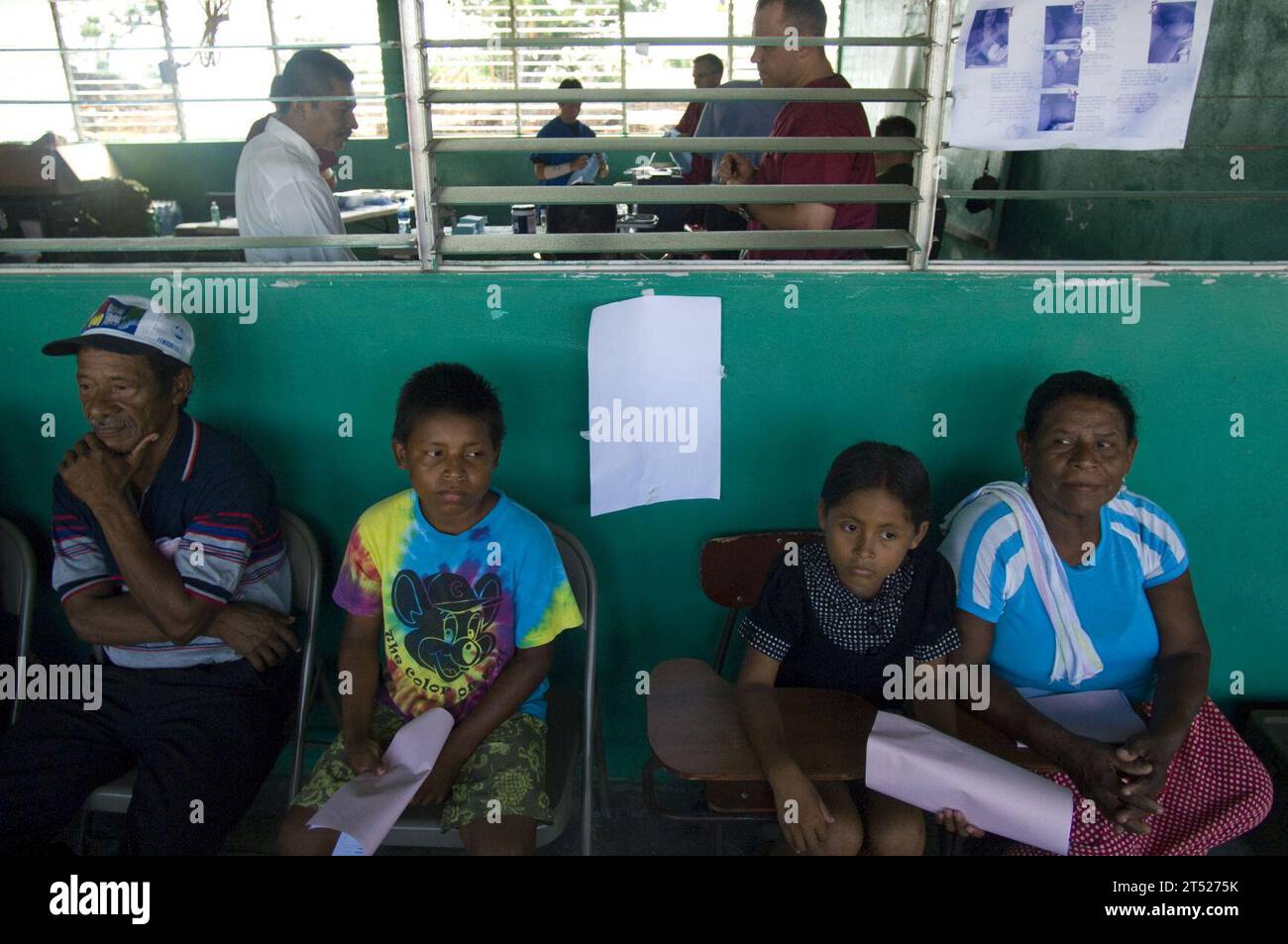 0808149620B-004 TUAPI, Nicaragua (Aug. 14, 2008) Nicaraguan families ...
