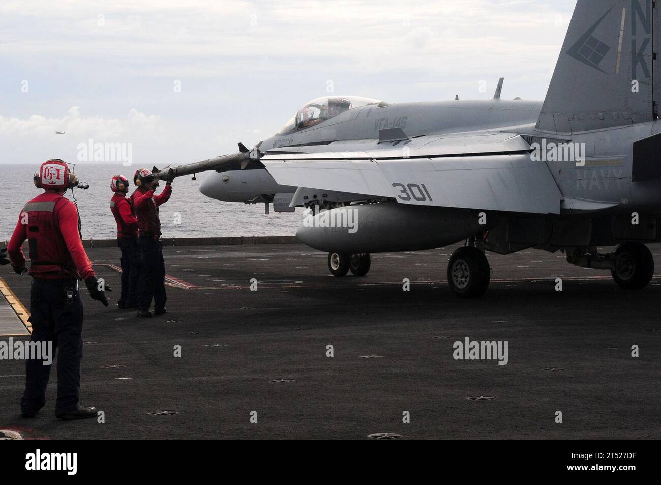 110824UO379-489 PACIFIC OCEAN (Aug. 24, 2011) Aviation Ordnancemen ...