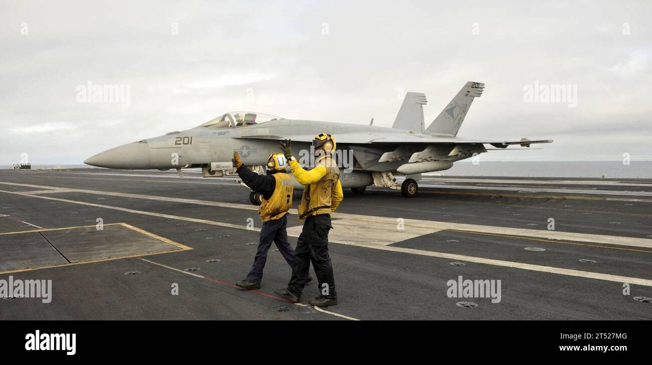 air department personnel, aircraft carrier, Carrier Air Wing 17 ...
