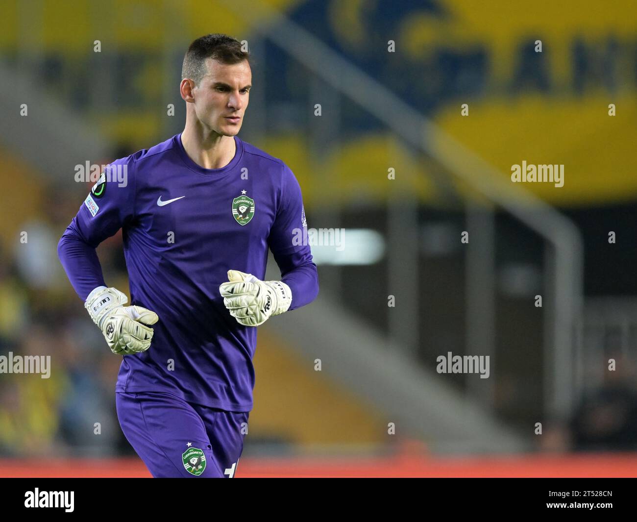 Goalkeeper simon sluga hi-res stock photography and images - Alamy