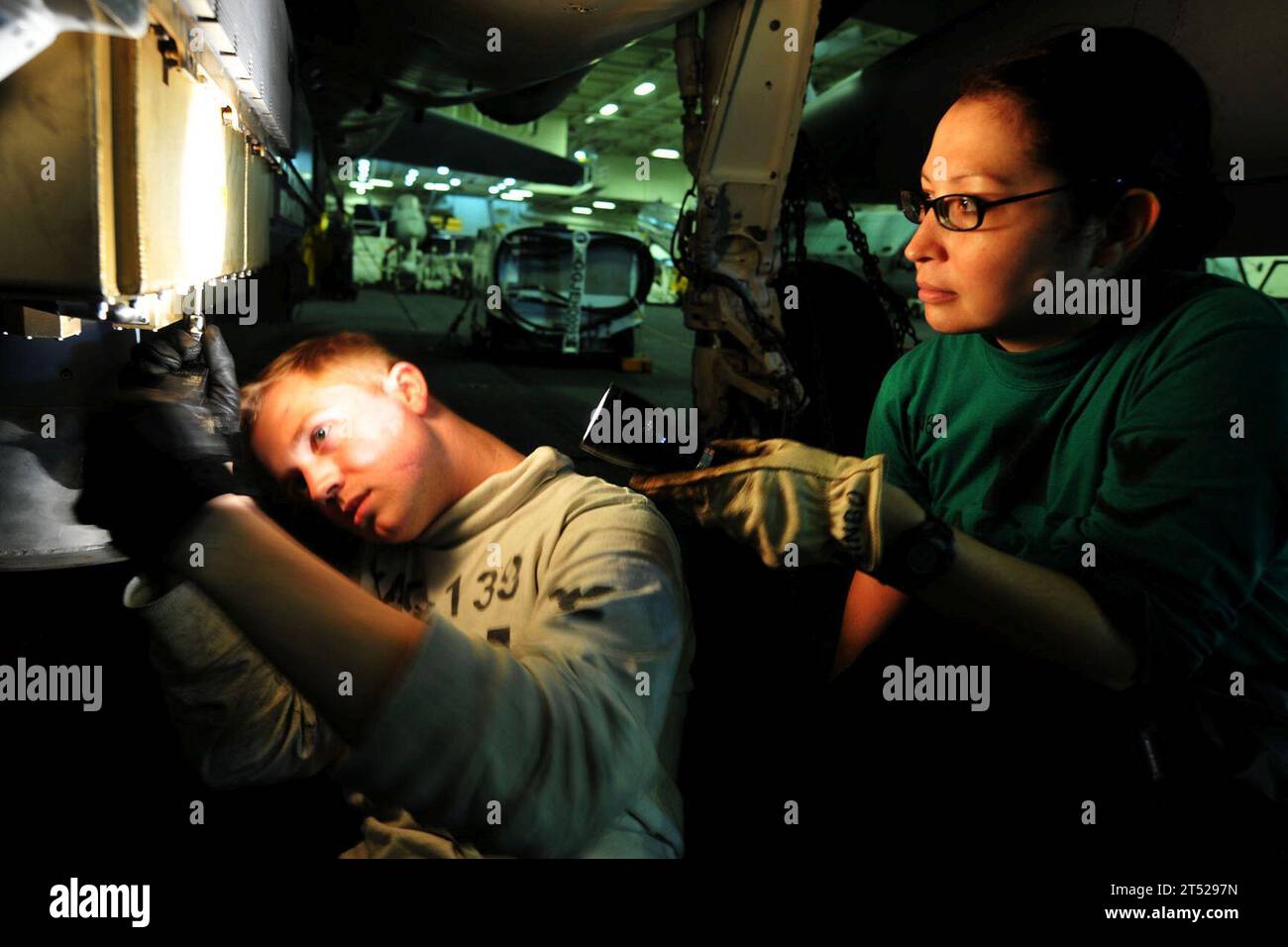 Alq 99 pod hi-res stock photography and images - Alamy