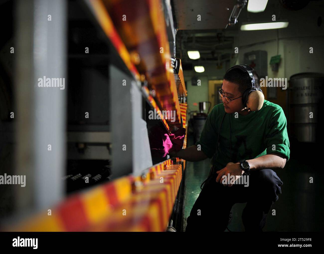 aircraft carrier, arresting engine, gear catapult, navy, U.S. 5TH Fleet ...