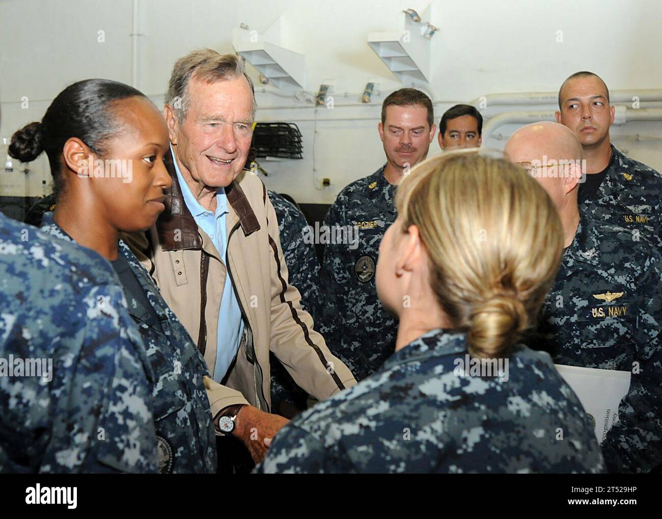1007158689C-192 ATLANTIC OCEAN (July 15, 2010) Former President George ...