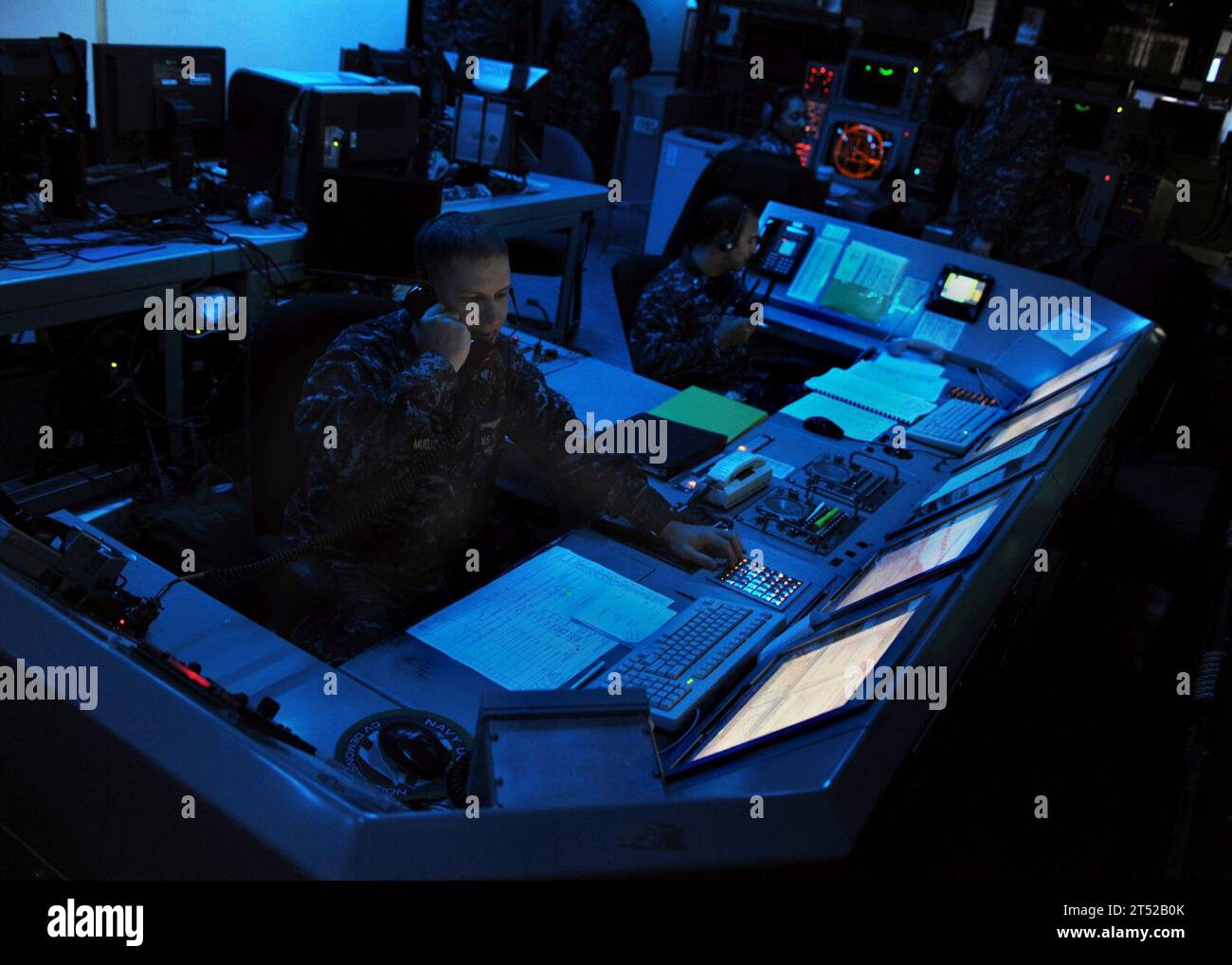 aircraft carrier, CIC, navy, U.S. Navy, USS Abraham Lincoln (CVN 72 ...