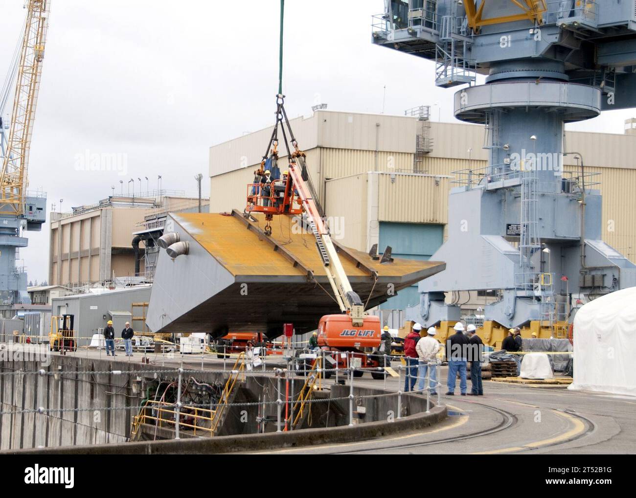 Aircraft carrier in dry dock hi-res stock photography and images - Alamy
