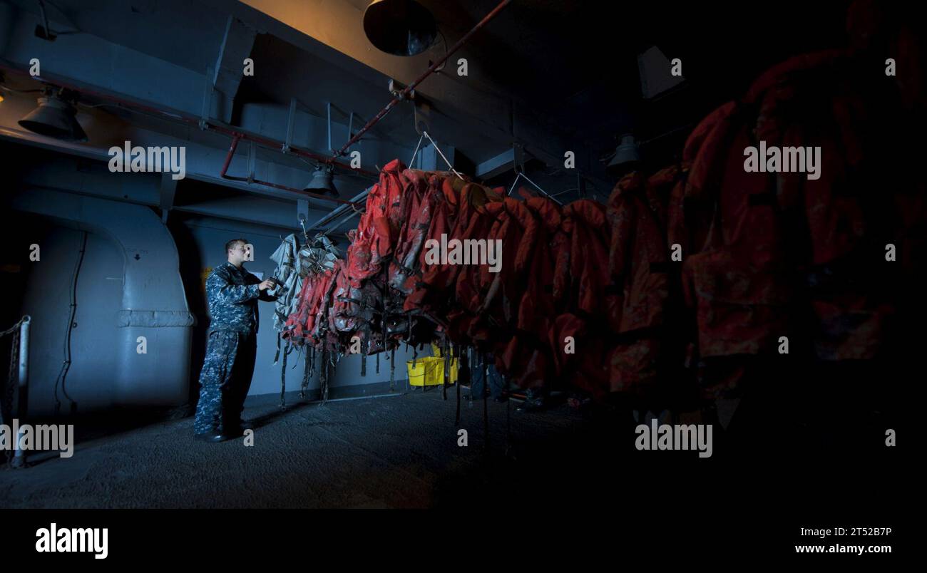 aircraft carrier, COMPTUEX, cvn 72, Nimitz-class, Preston Parr, Travis ...
