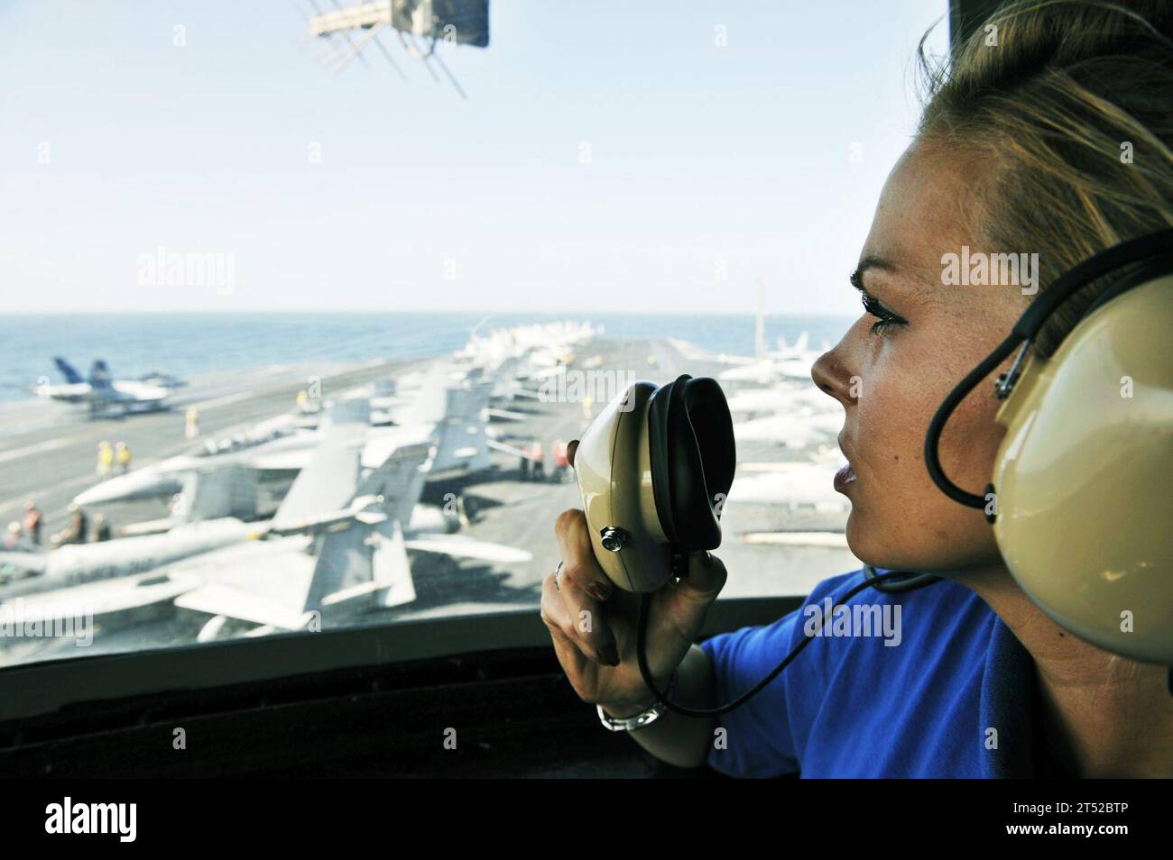 Flight deck camera room hi-res stock photography and images - Alamy