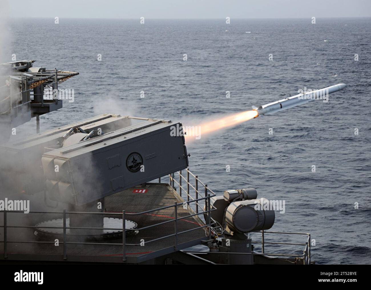 1006233885H-011 ATLANTIC OCEAN (June 23, 2010) A NATO Sea Sparrow ...
