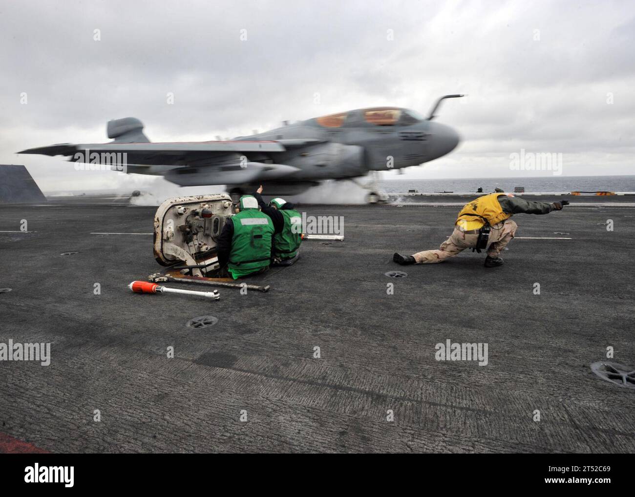 Electronic attack squadron vaq 137 hi-res stock photography and images ...