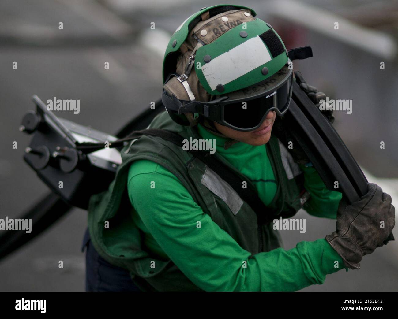aircraft carrier, flight deck, Sailors, U.S. Navy, USS Carl Vinson (CVN ...