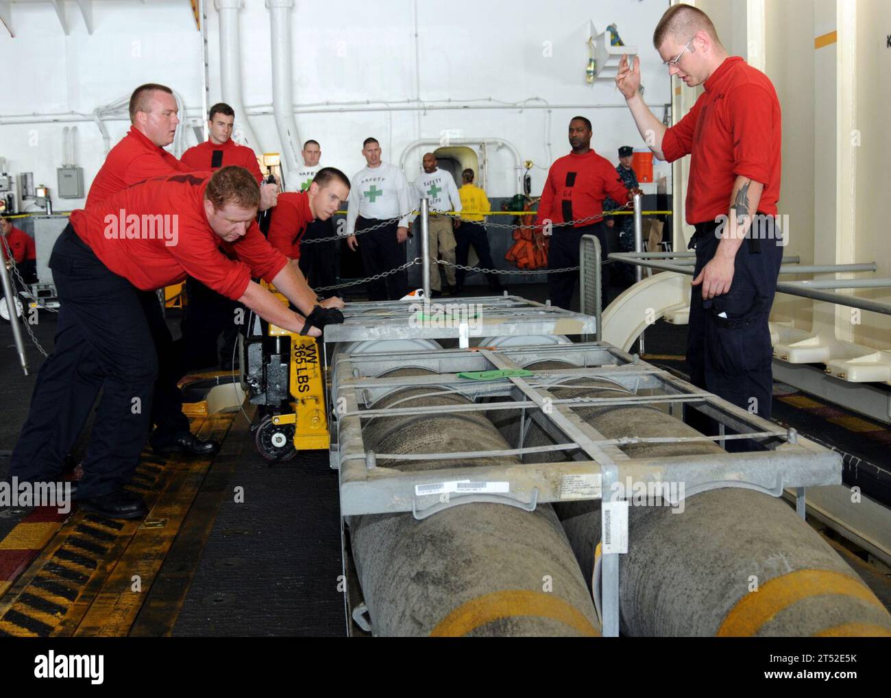 Load weapons training hi-res stock photography and images - Alamy