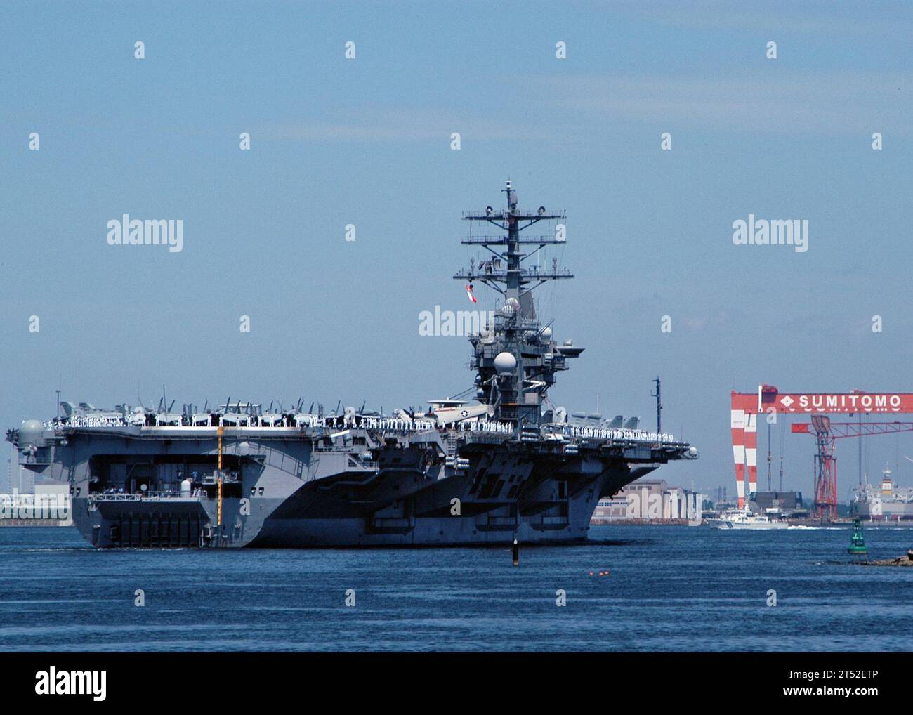 0908285019M-081 YOKOSUKA, Japan (Aug. 28, 2009) The aircraft carrier ...