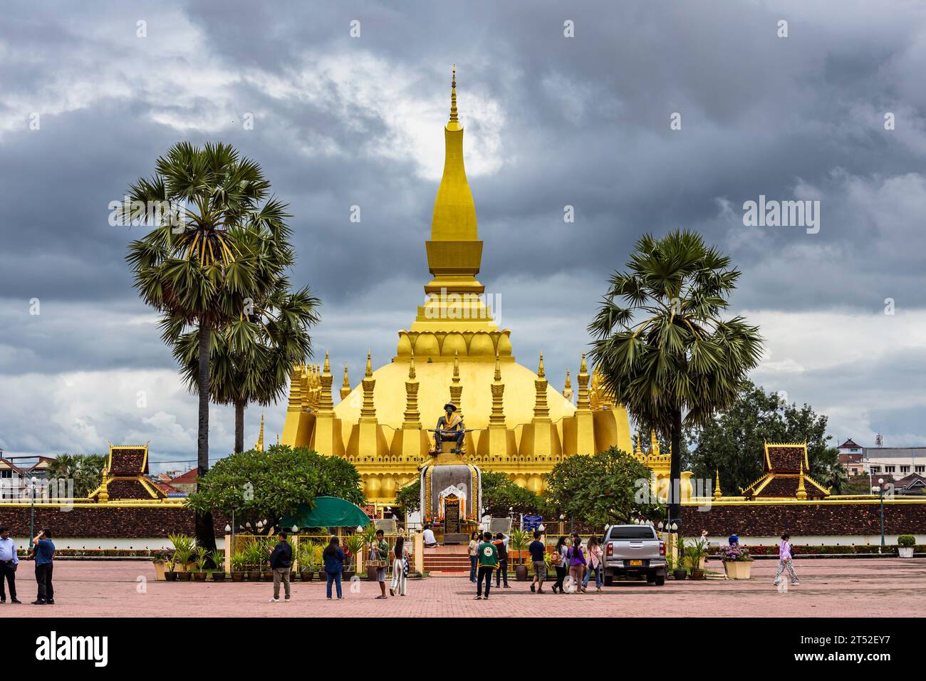 Pha That Luang, That Luang, national symbolic Buddhist stupa and temple ...