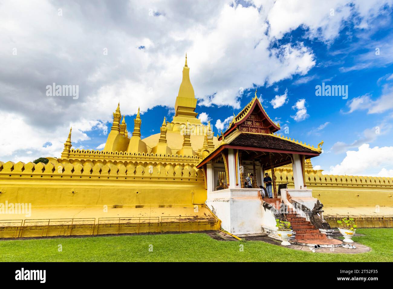 Pha That Luang, That Luang, national symbolic Buddhist stupa, chapel ...