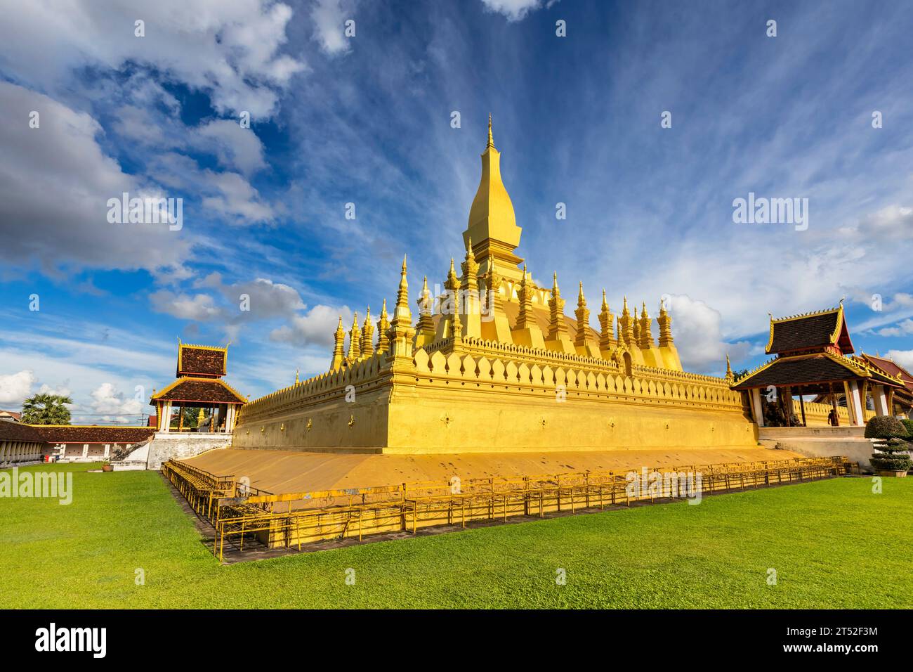 Pha That Luang, That Luang, national symbolic Buddhist stupa and temple ...
