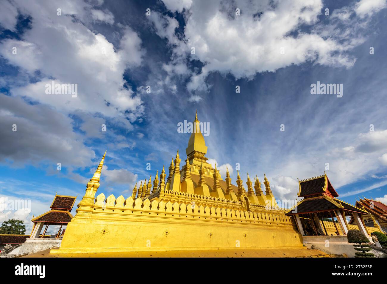 Pha That Luang, That Luang, national symbolic Buddhist stupa and temple ...