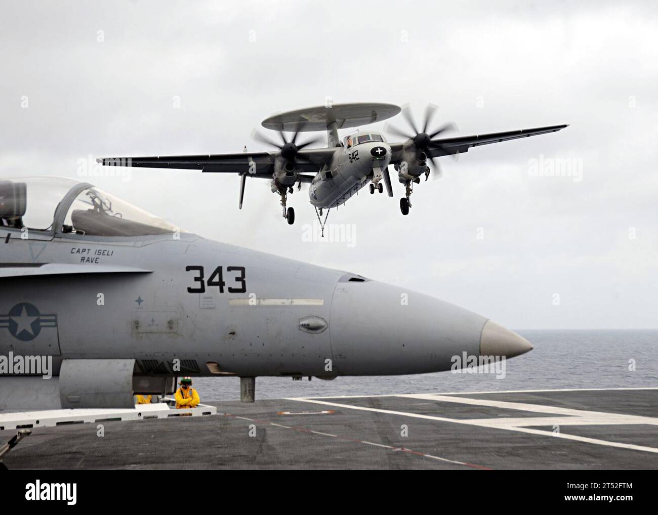 1008223885H-044 ATLANTIC OCEAN (Aug. 22, 2010) An E-2C Hawkeye assigned ...