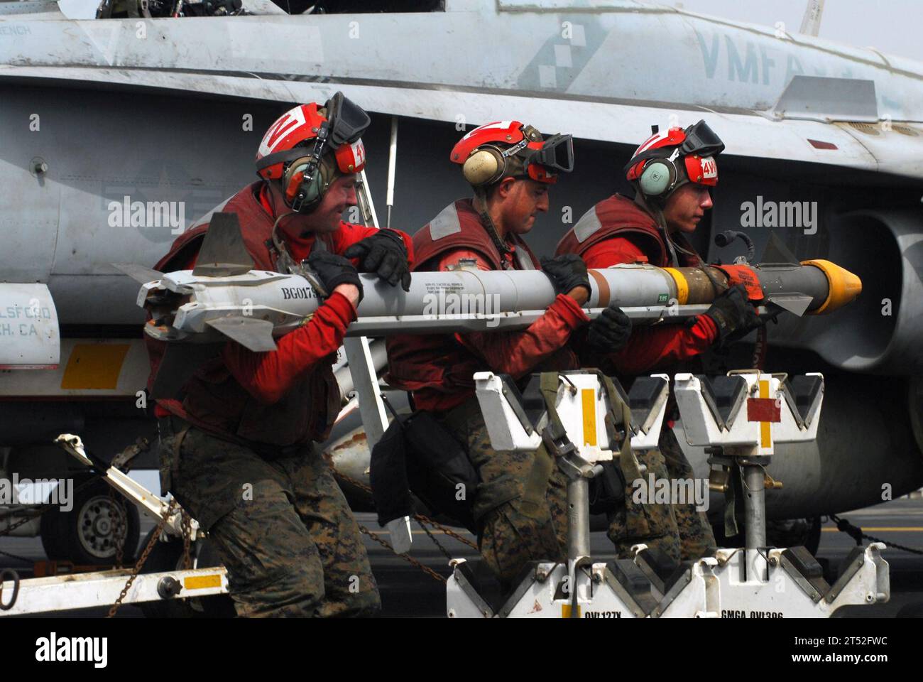 110727GL340-029 GULF OF ADEN (July 27, 2011) Marines assigned to the ...