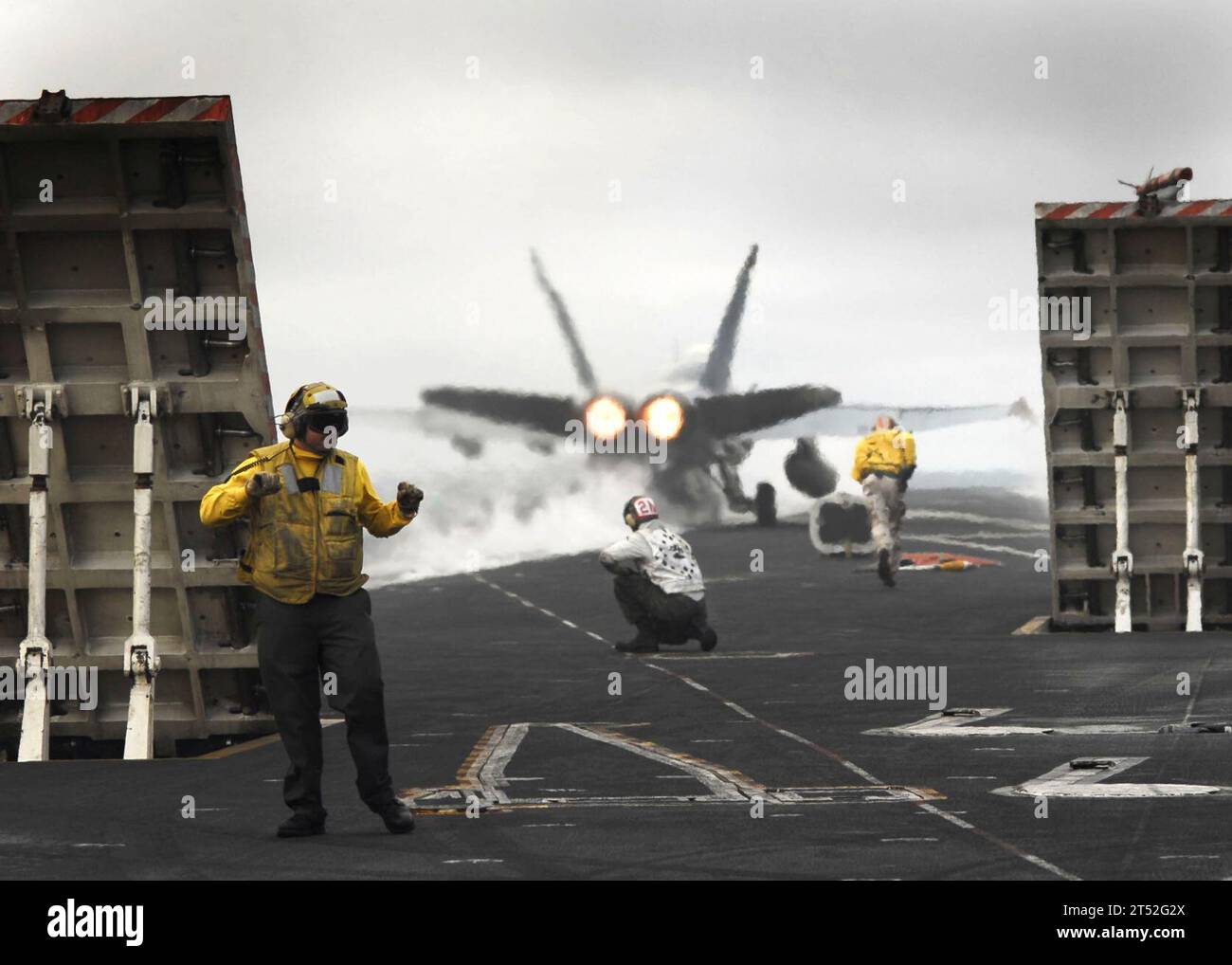 Strike fighter squadron 147 vfa 14 hi-res stock photography and images ...