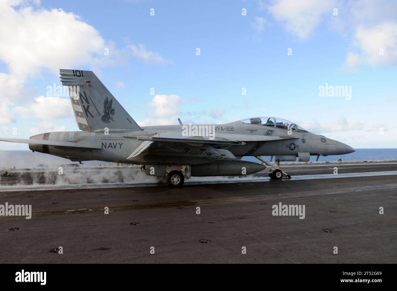 0910199132C-331 PACIFIC OCEAN (Oct. 19, 2009) Brig. Gen. Steve Ritchie ...