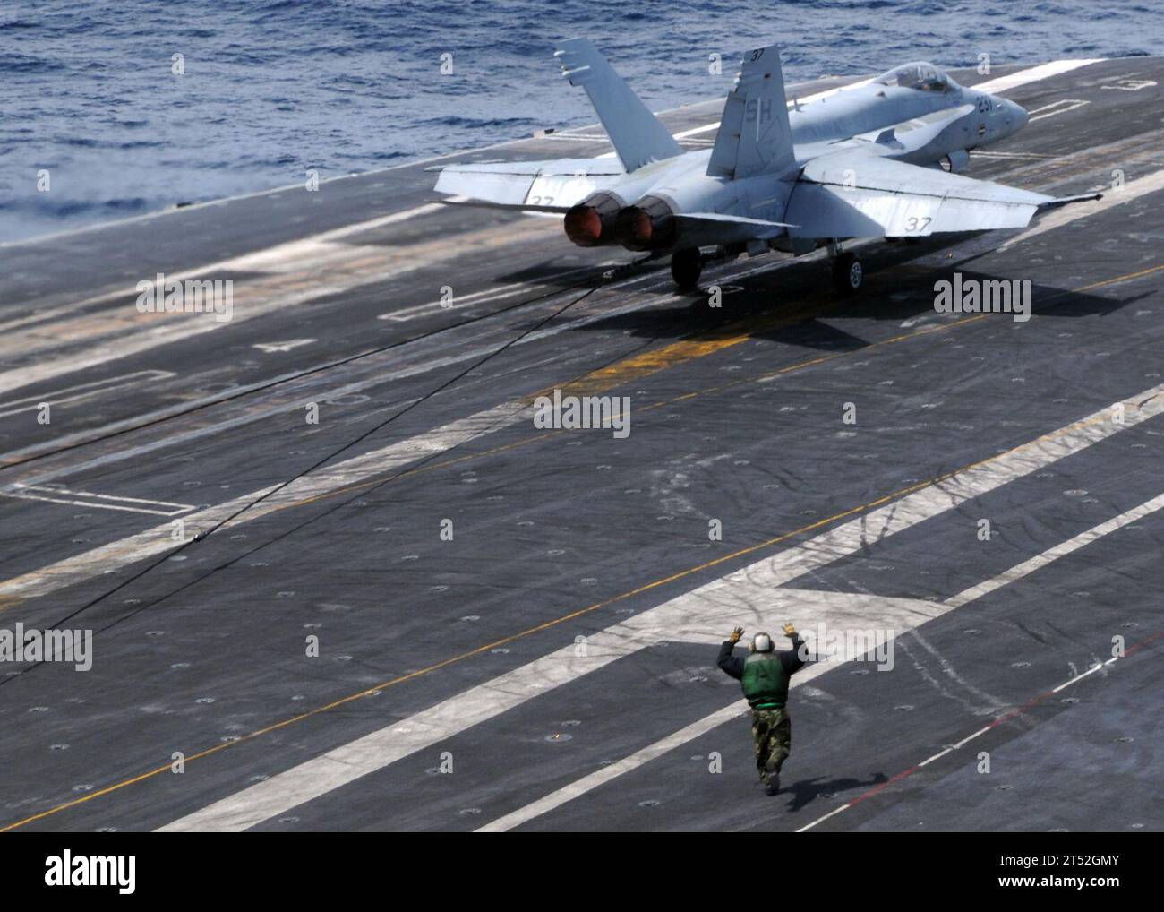 0903241794M-002 PACIFIC OCEAN (March 24, 2009) An F/A-18C Hornet ...