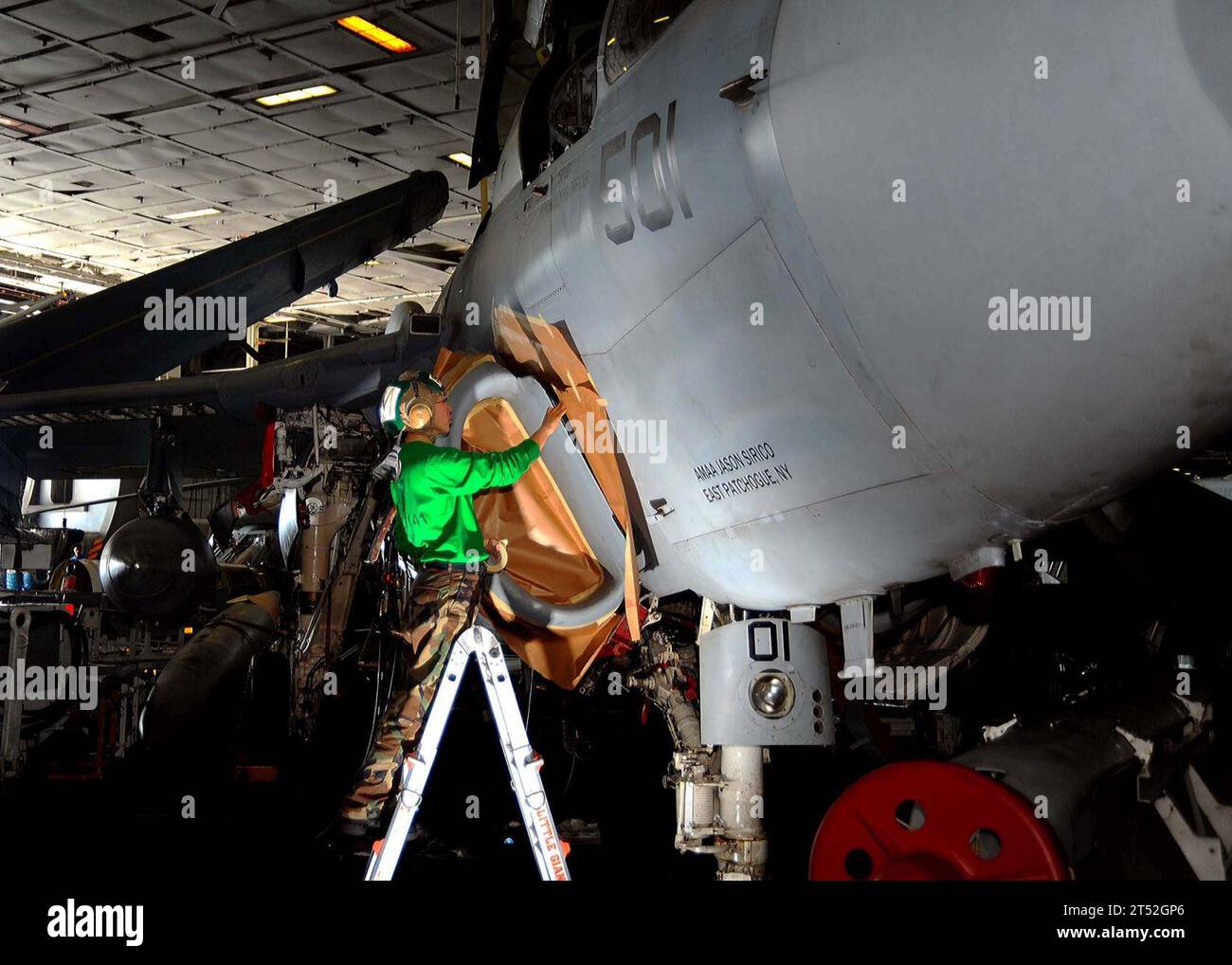 Aircraft bay maintenance hi-res stock photography and images - Alamy