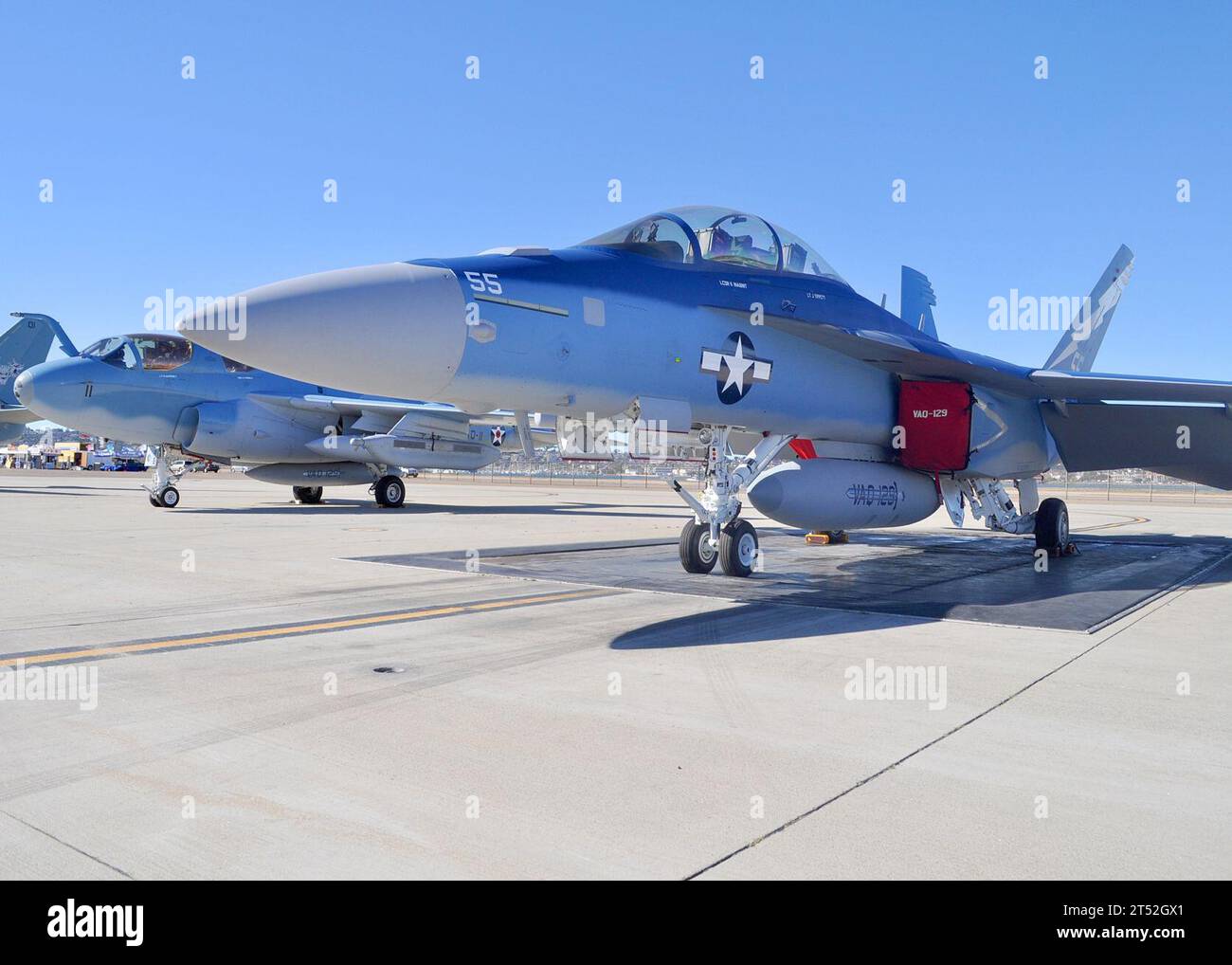 1102113069F-125 SAN DIEGO (Feb. 11, 2011) Hundreds of current and ...