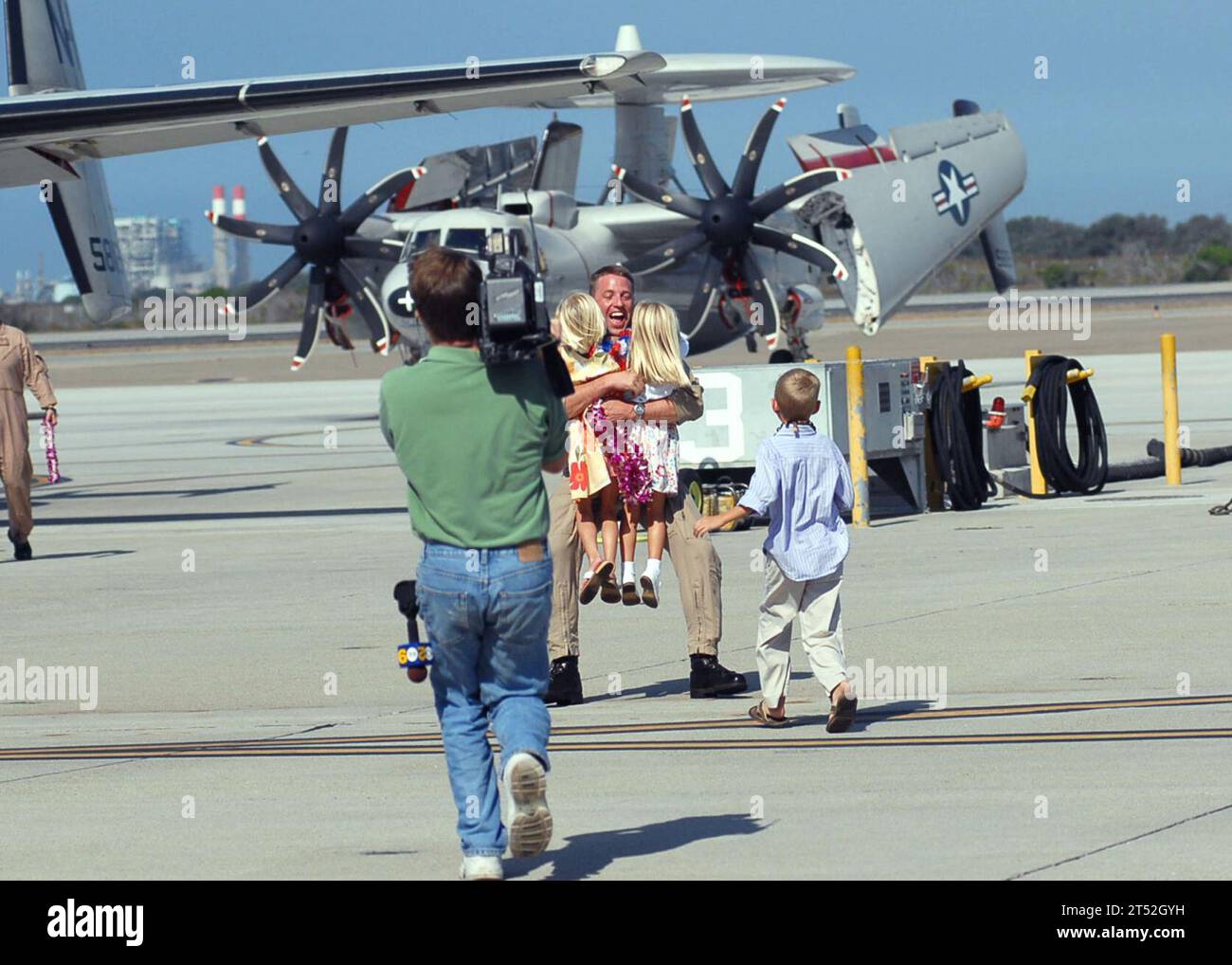 aircraft, children, deployed, girls, Homecoming, Pilot, return, welcome ...