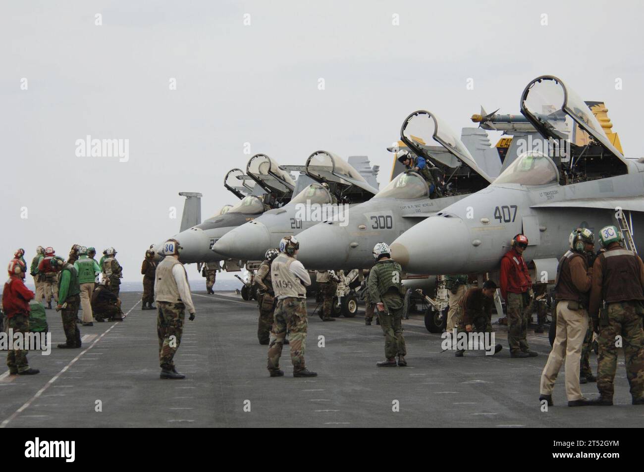 0612016106R-007 Philippine Sea (Dec. 1, 2006) - Pilots prepare to climb ...