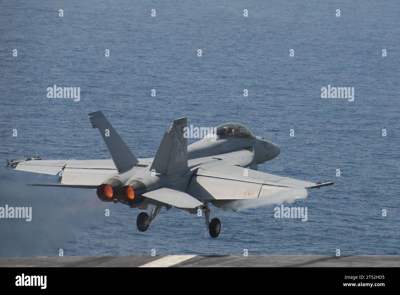 0910062918M-026 INDIAN OCEAN (Oct. 6, 2009) An F/A-18F Super Hornet ...