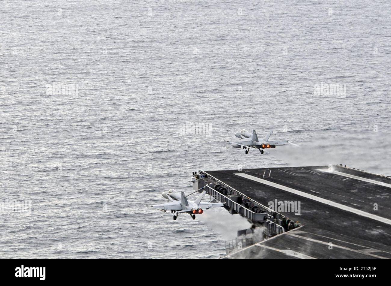 0811243659B-308 PACIFIC OCEAN (Nov. 24, 2008) F/A-18C Hornets assigned ...