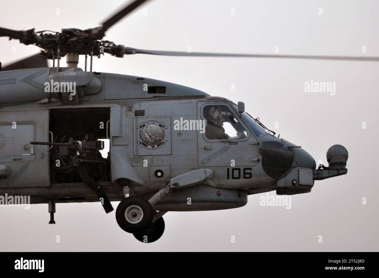 0908183659B-332 PERSIAN GULF (Aug. 18, 2009) An SH-60B Sea Hawk ...