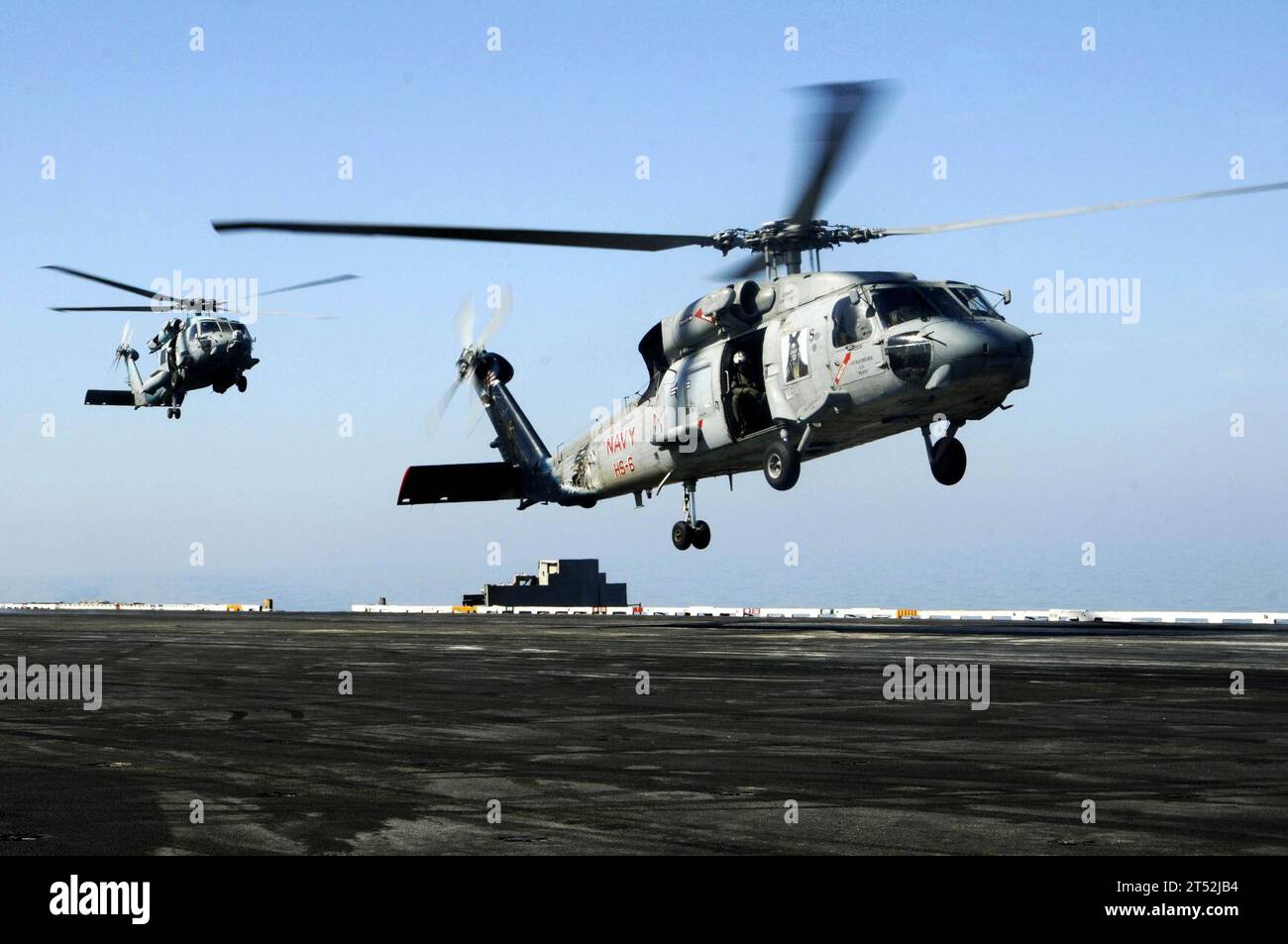 North sea helicopters hi-res stock photography and images - Alamy