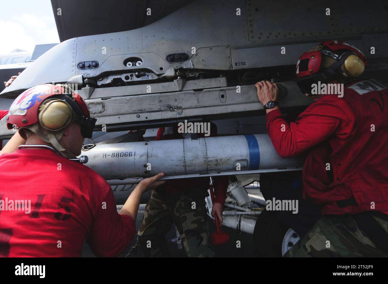 0810147918H-096 INDIAN OCEAN (Oct. 14, 2008) Aviation Ordnancemen from ...