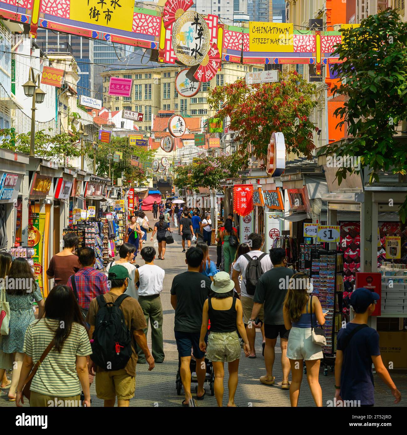 The Chinatown Street Market, Singapore Stock Photo - Alamy