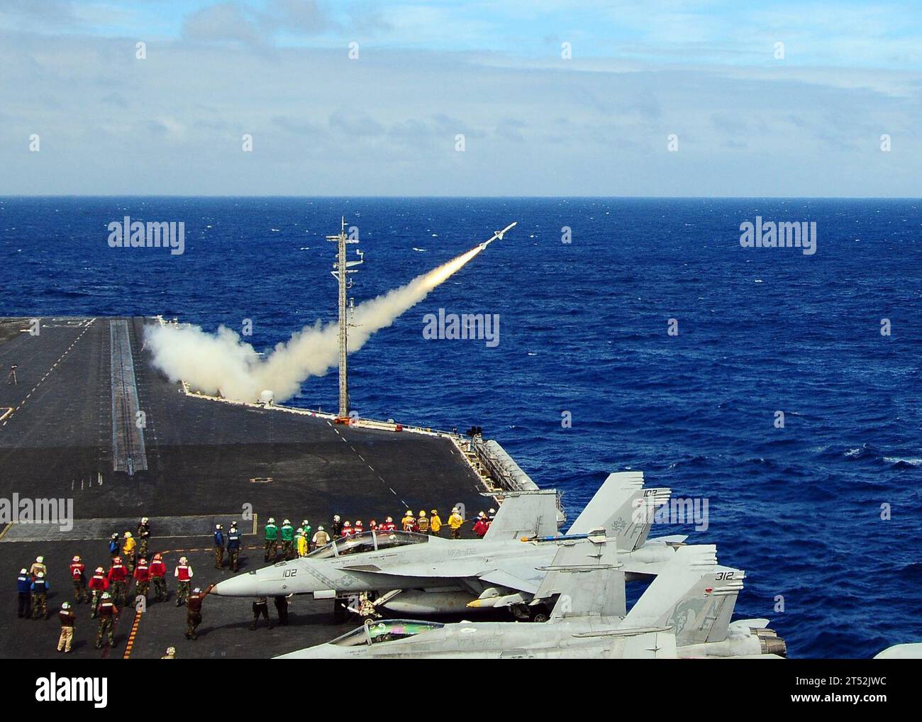 0911086233H-005 PACIFIC OCEAN (Nov. 8, 2009) A NATO sea sparrow missile ...