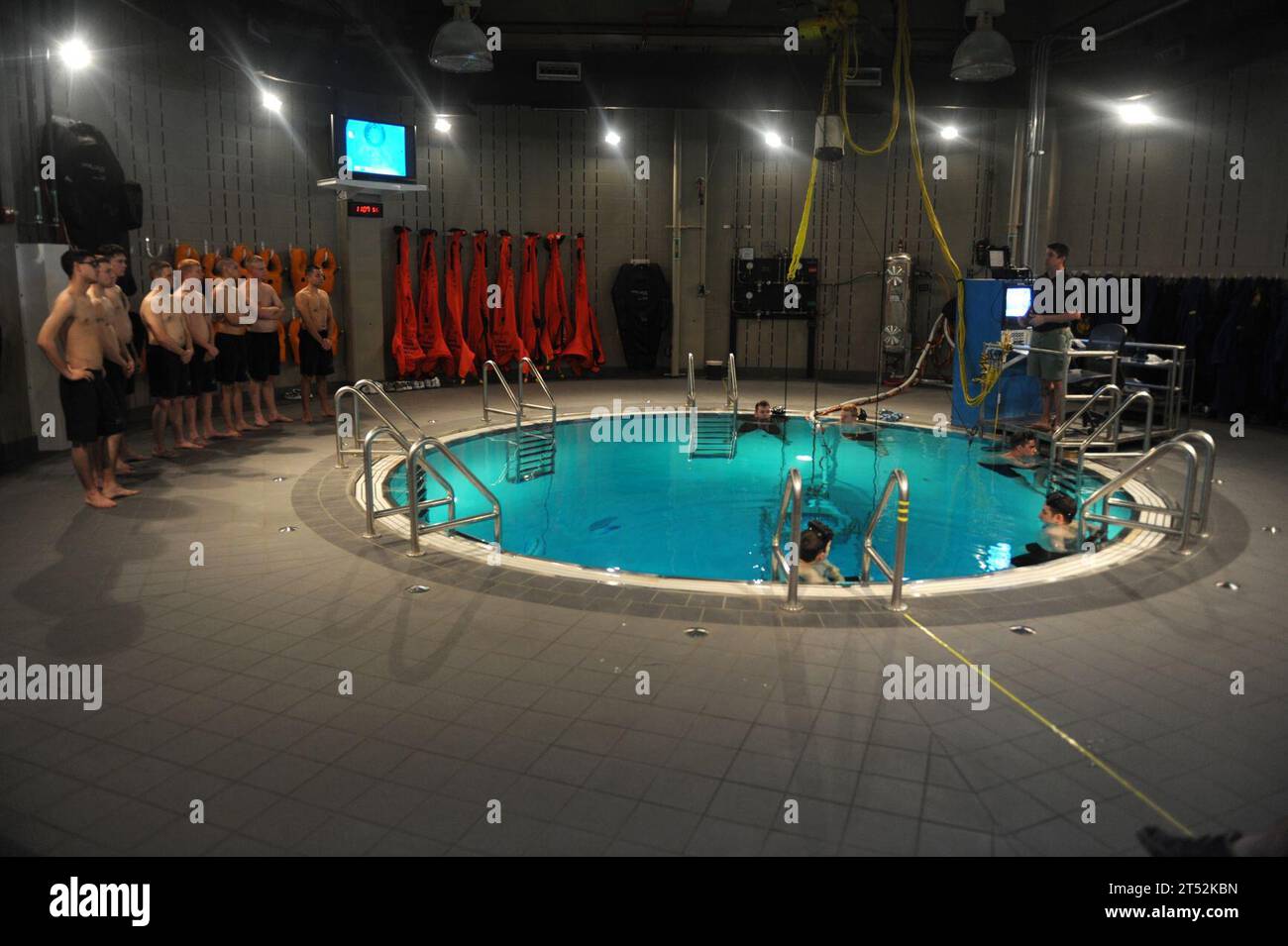 All Hands magazine, Basic Enlisted Submarine School, classroom, Conn ...