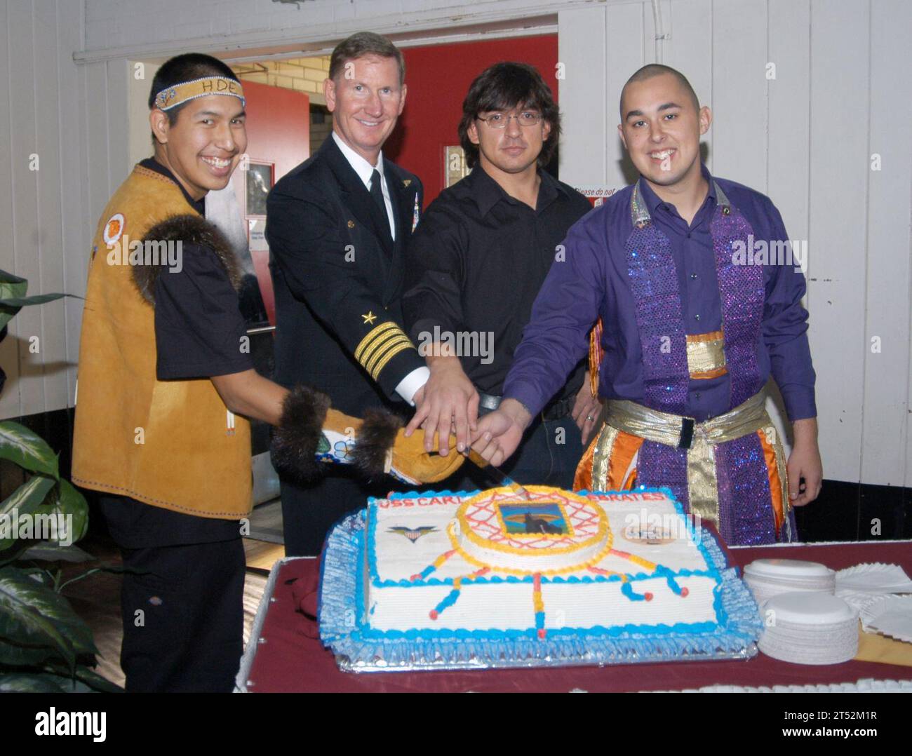 0711305121R-006 NEWPORT NEWS, Va. (Nov. 30, 2007) Capt. Ted Carter ...