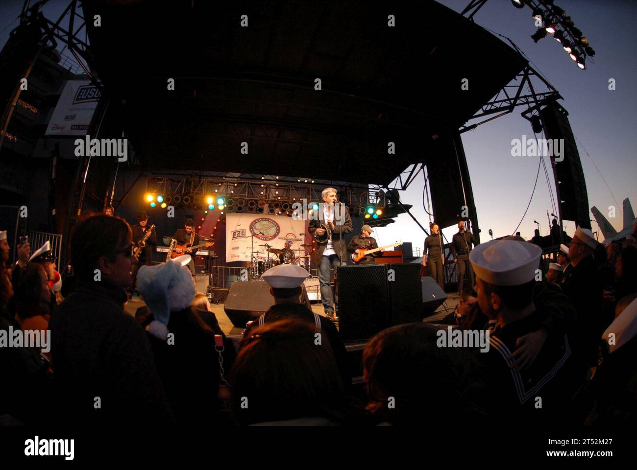 0612192959L-143 Coronado, Calif. (Dec. 19, 2006) - 2006 "American Idol ...