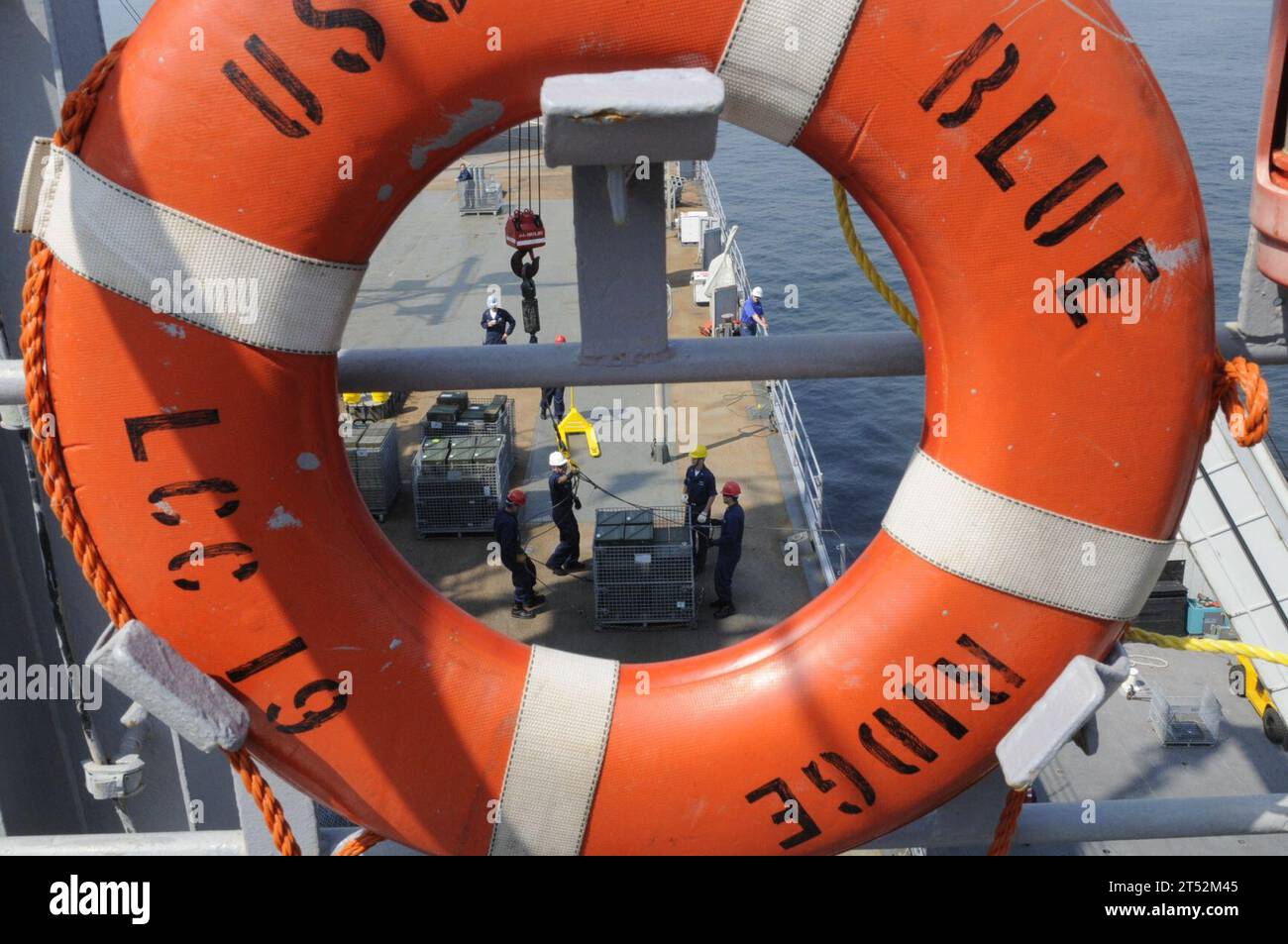 0905207478G-229 TOKYO BAY, Japan (May 20, 2009) Sailors assigned to the ...
