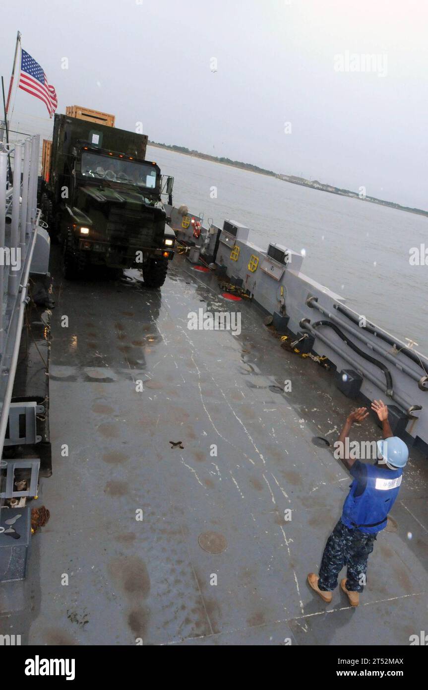 amphib, amphibious, boat, cargo, Landing craft utility, LCU, USS Wasp ...