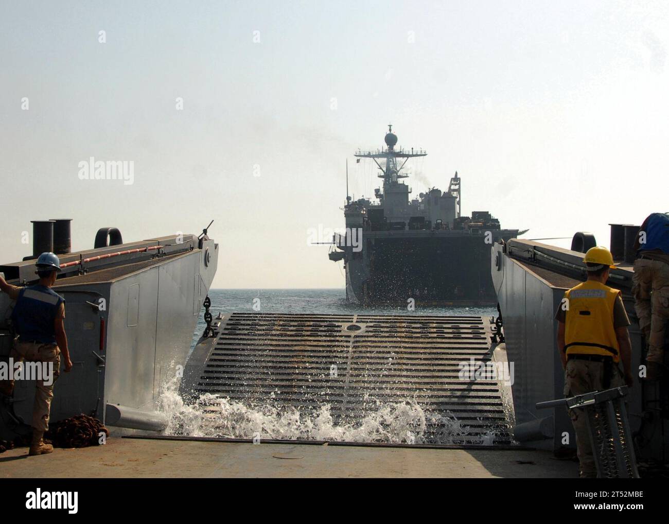 0810123392P-162 ARABIAN GULF (Oct. 12, 2008) A landing craft utility ...
