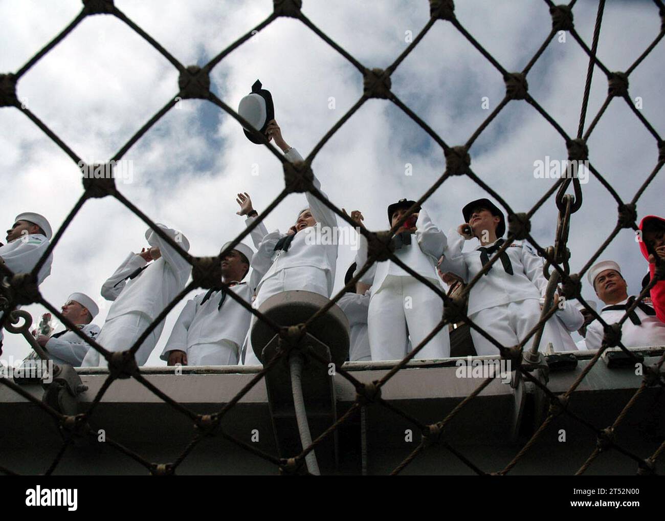 0705315914D-002 PACIFIC OCEAN (May 31, 2007) - Sailors and Marines ...