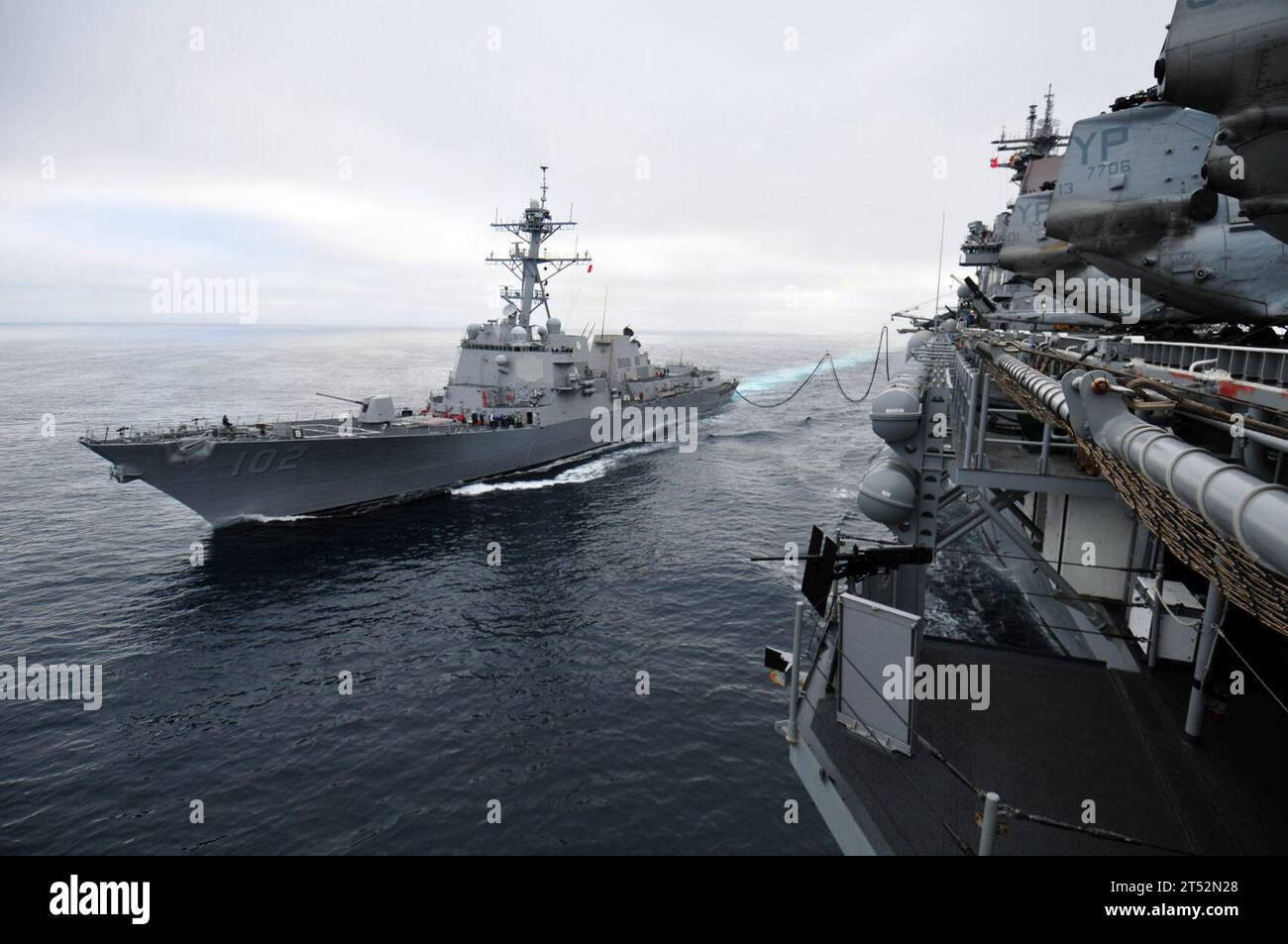 1011161722W-077 PACIFIC OCEAN (Nov. 16, 2010) The amphibious assault ...